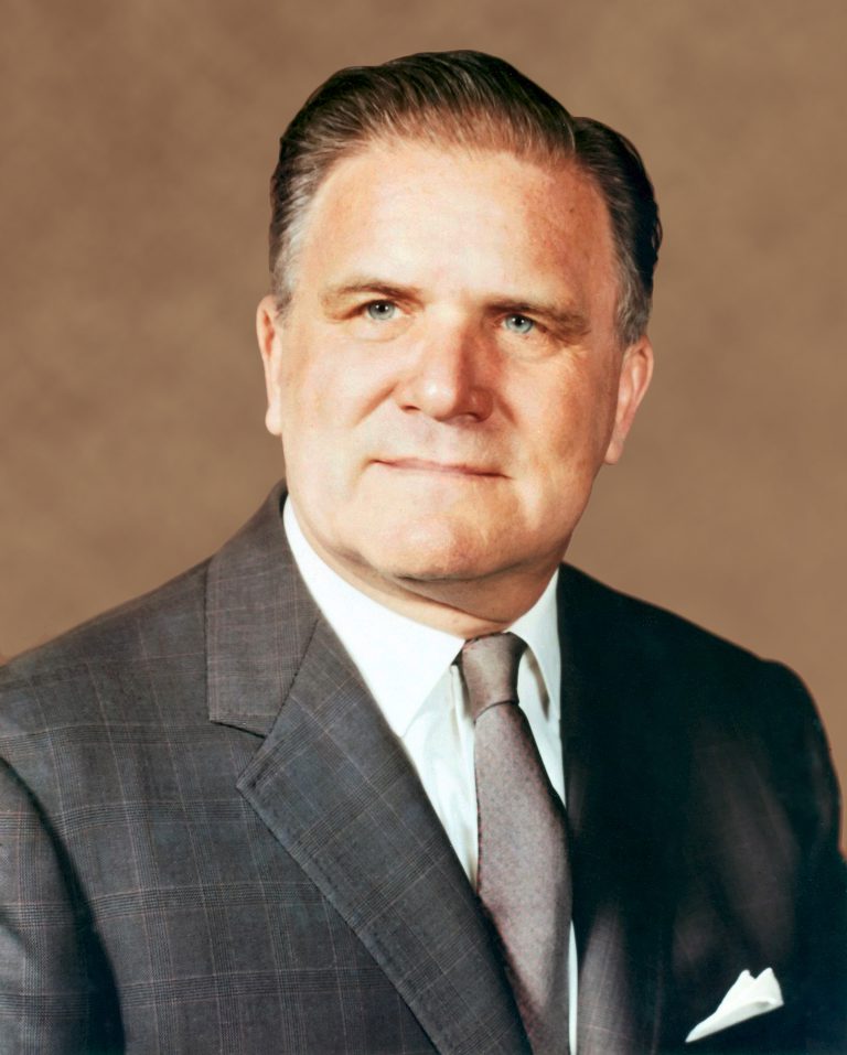 Biografía de James Webb – Senda Estelar